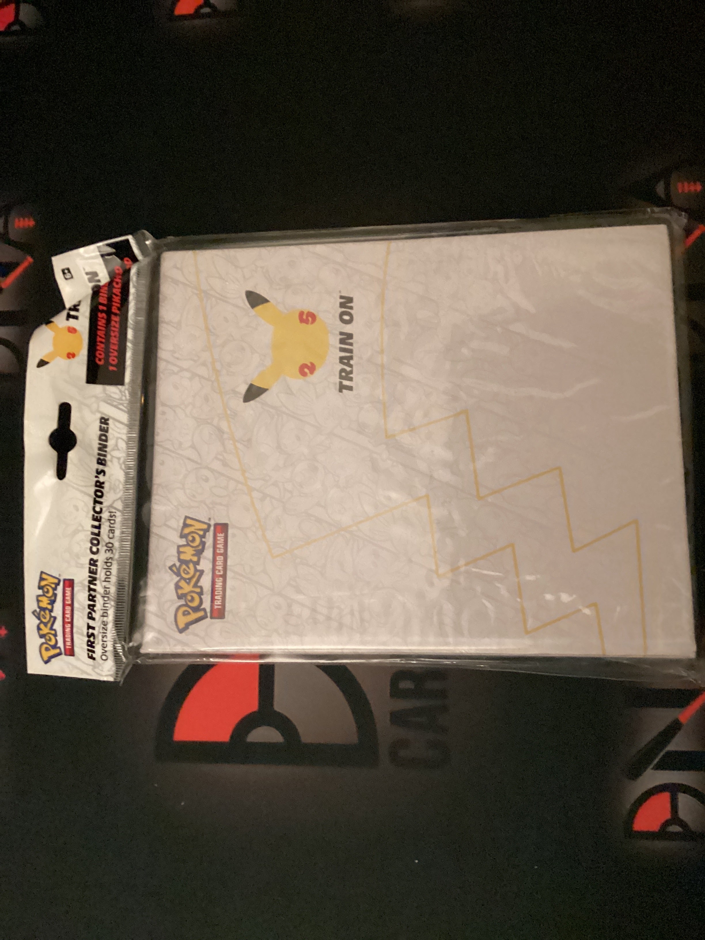 Pokémon Celebrations Jumbo Binder with Pikachu Jumbo Card – DNAcardshop
